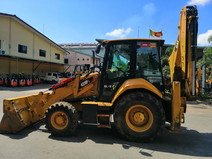Used Backhoe Loader UTE Engineering (1) - United Tractors Used Equipment