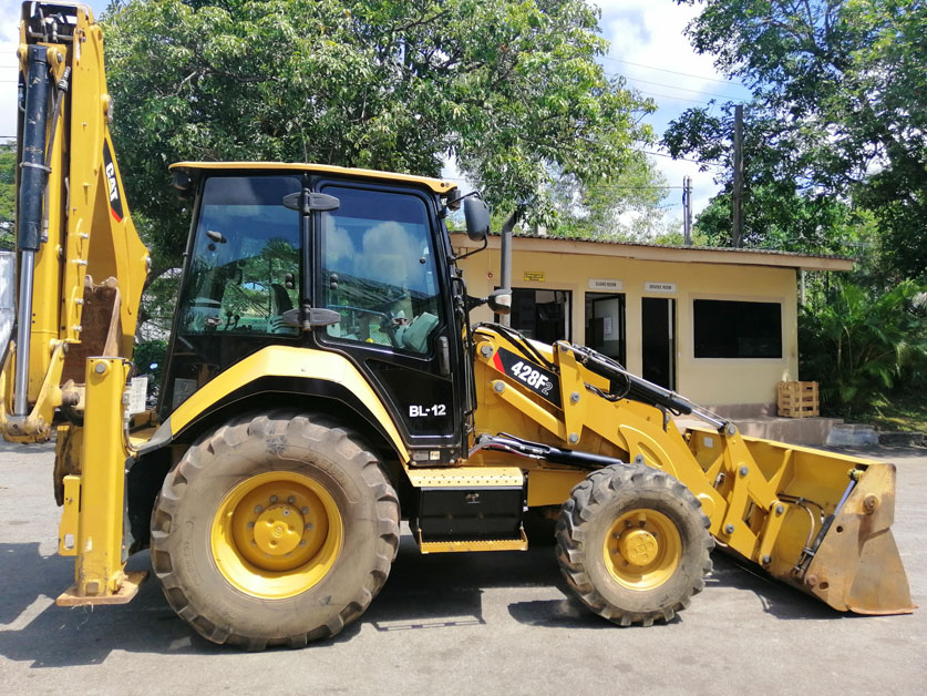 Used Backhoe Loader UTE Engineering (3) - United Tractors Used Equipment