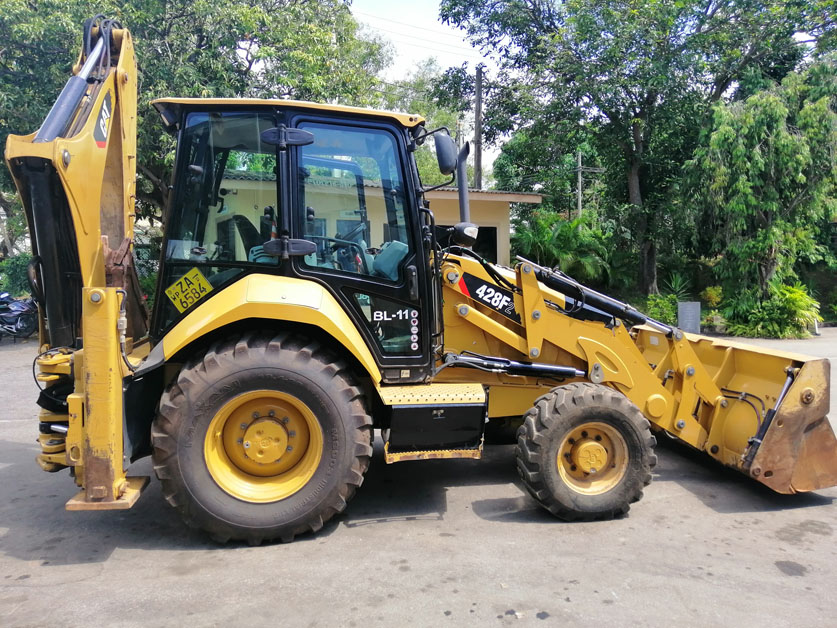 Used Backhoe Loader UTE Engineering (3) - United Tractors Used Equipment